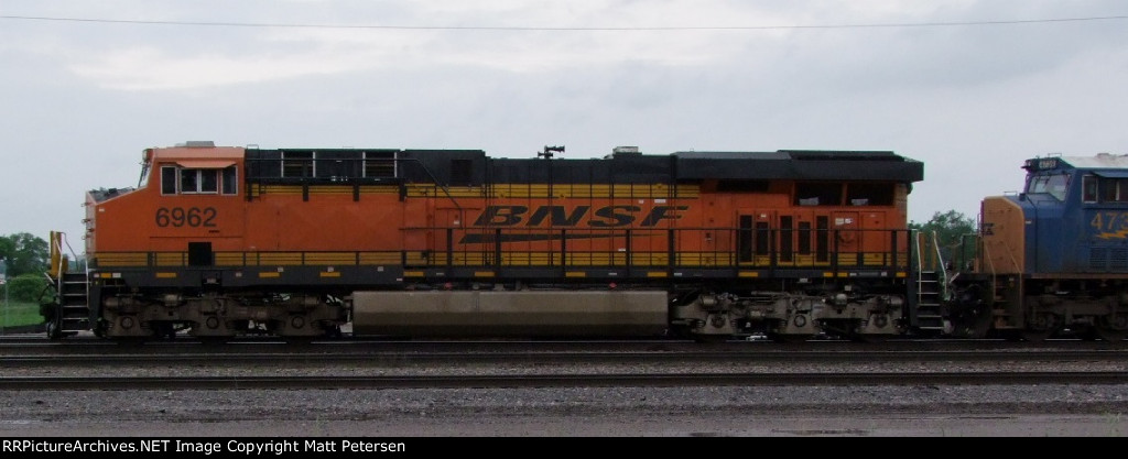 BNSF 6962